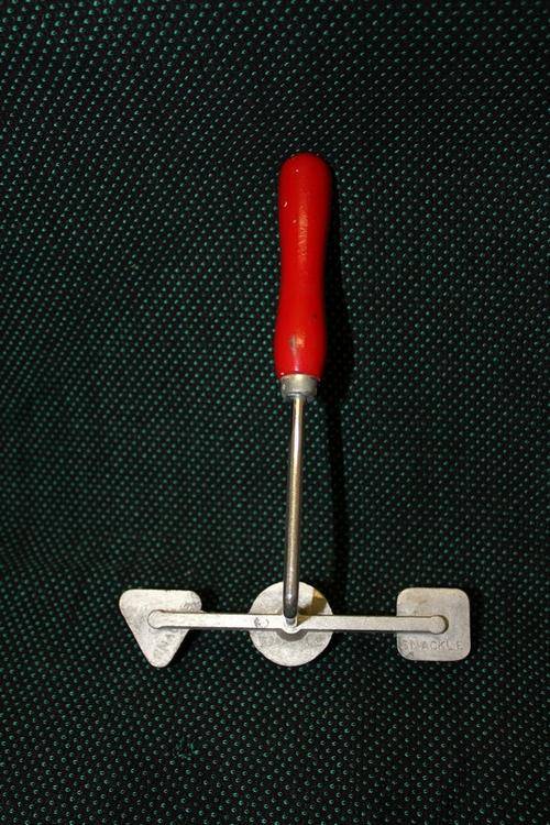 Utensils - SNACKLE IRON was sold for R151.00 on 1 Jun at 22:16 by ...