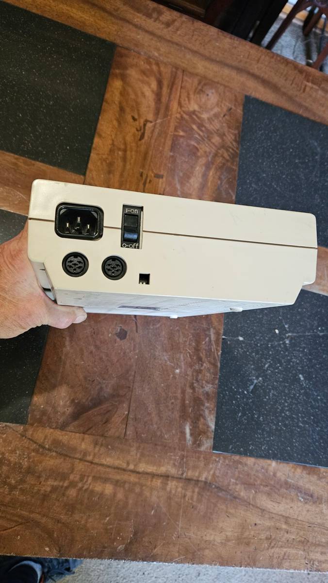 Vintage - Commodore 1571 FDD was sold for 901.00 on 12 Jun at 22:00 by ...