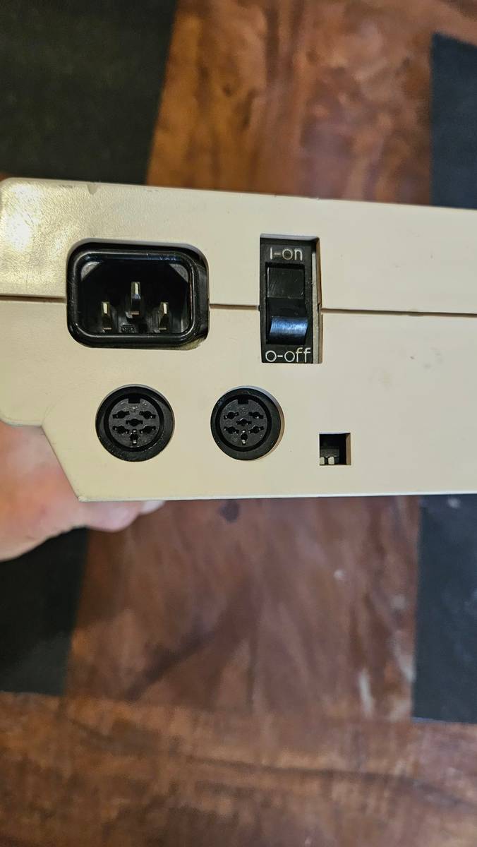 Vintage - Commodore 1571 FDD was sold for 901.00 on 12 Jun at 22:00 by ...