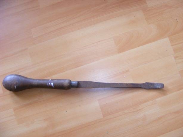 Tools - VINTAGE TOOL, MAYBE A TYPE OF GWALA was sold for R1.00 on 10 ...