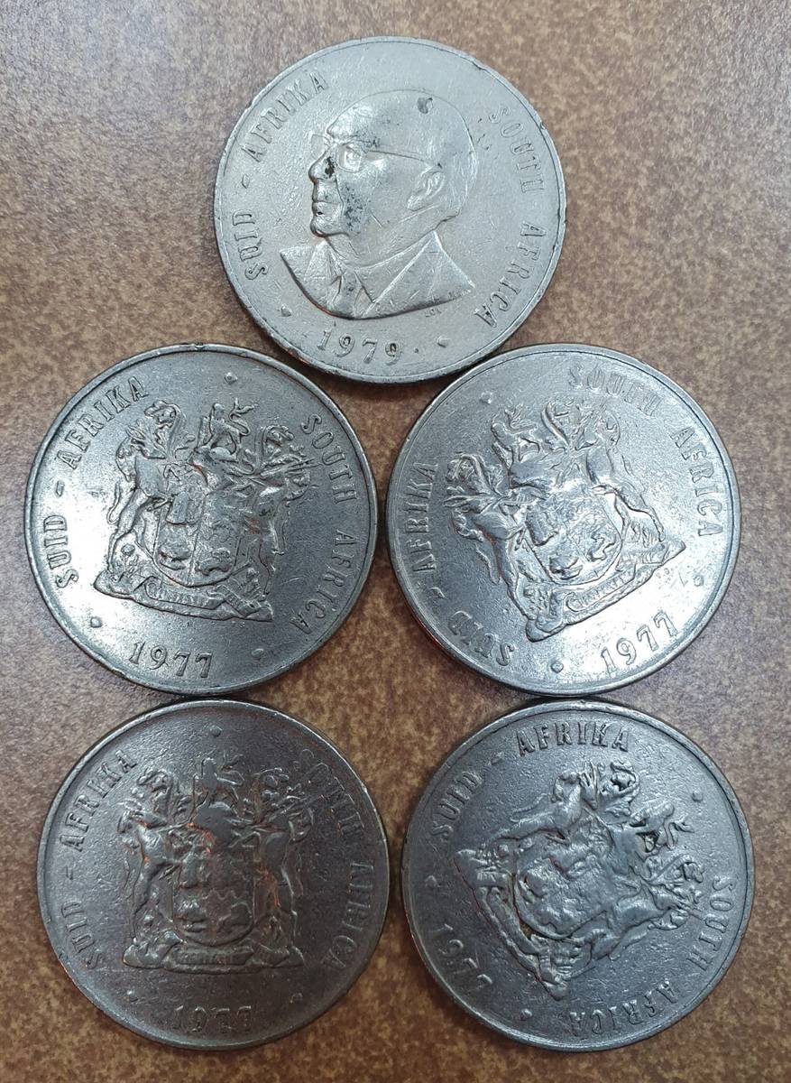 Collections & Lots - 5 x OLD SOUTH AFRICAN R1 COINS. for sale in ...