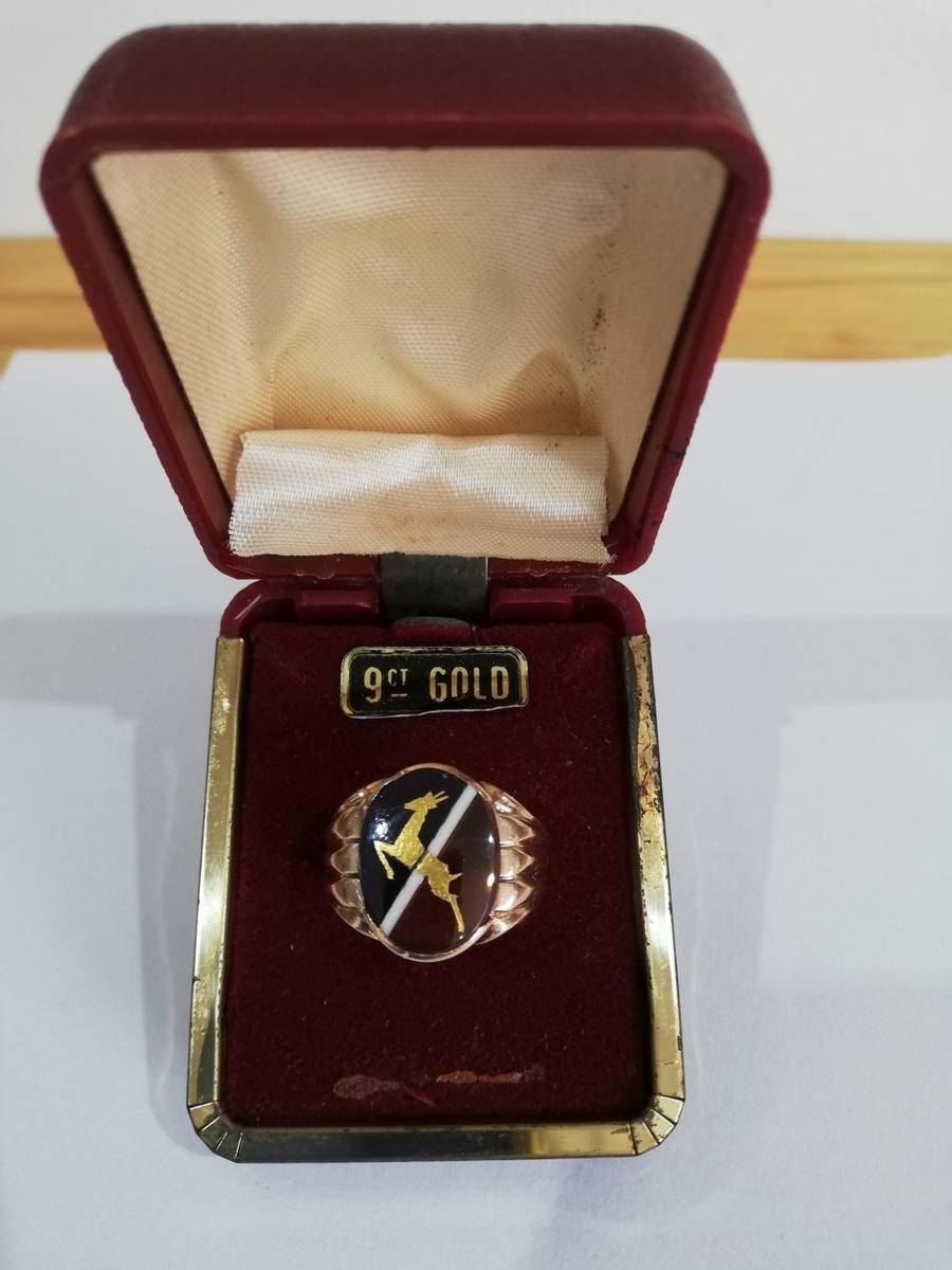 Rings - * SOLID 9CT ROSE GOLD SPRINGBOK RING * OLD SA FLAG COLOURS ...