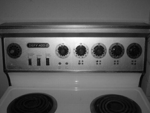 Kitchen Storage & Organisation - 4 Plaat Stoof(Defy 420) was sold for ...