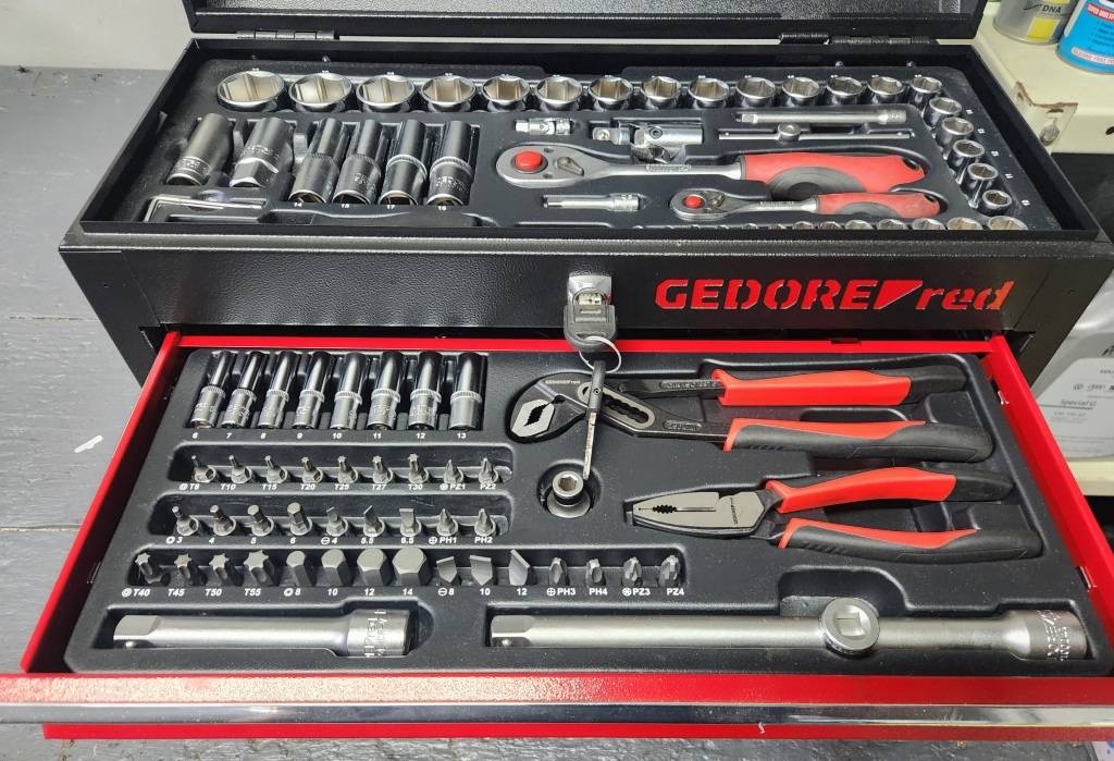 Tool Boxes & Sets - Gedore Red 113 Piece Toolbox Set was sold for 4,700.00 on 3 Jul at 23:46 by ...