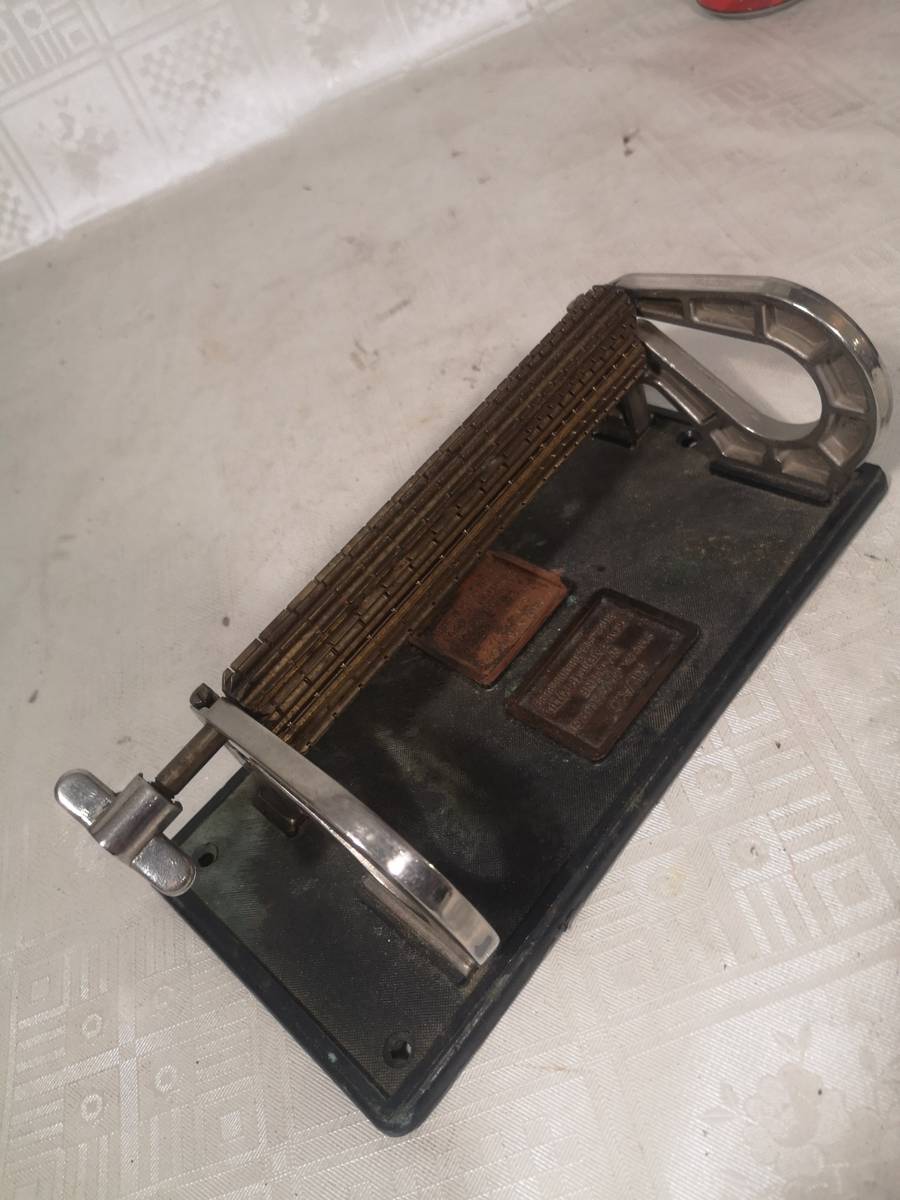 Other Antiques & Collectables - Vintage The Read 16 row Smocking ...