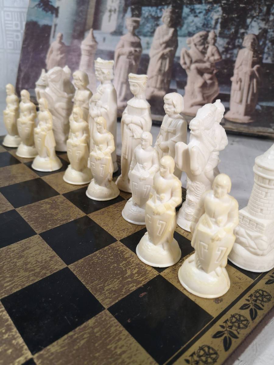 Chess, Draughts & Checkers - RENAISSANCE Chess Set VINTAGE 1959 ...