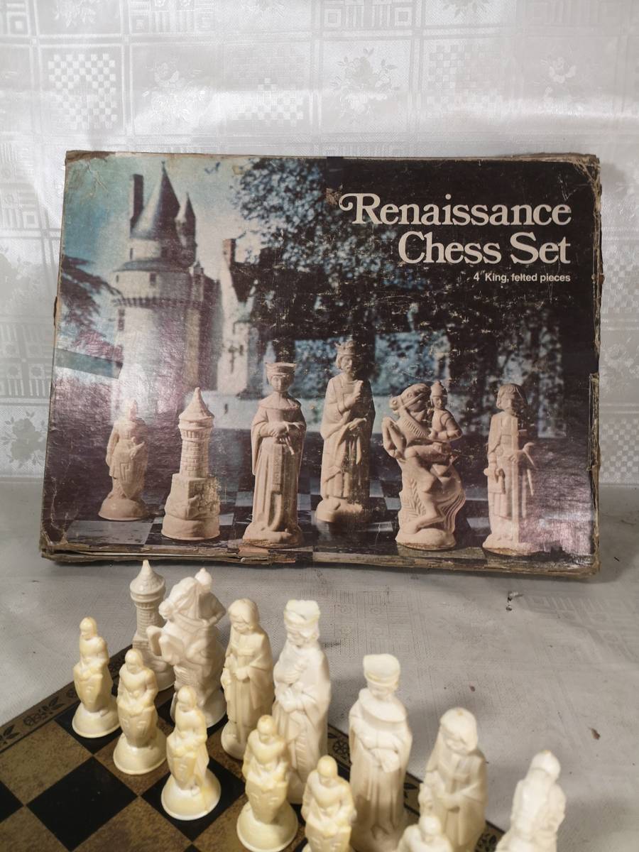 Chess, Draughts & Checkers - RENAISSANCE Chess Set VINTAGE 1959 ...