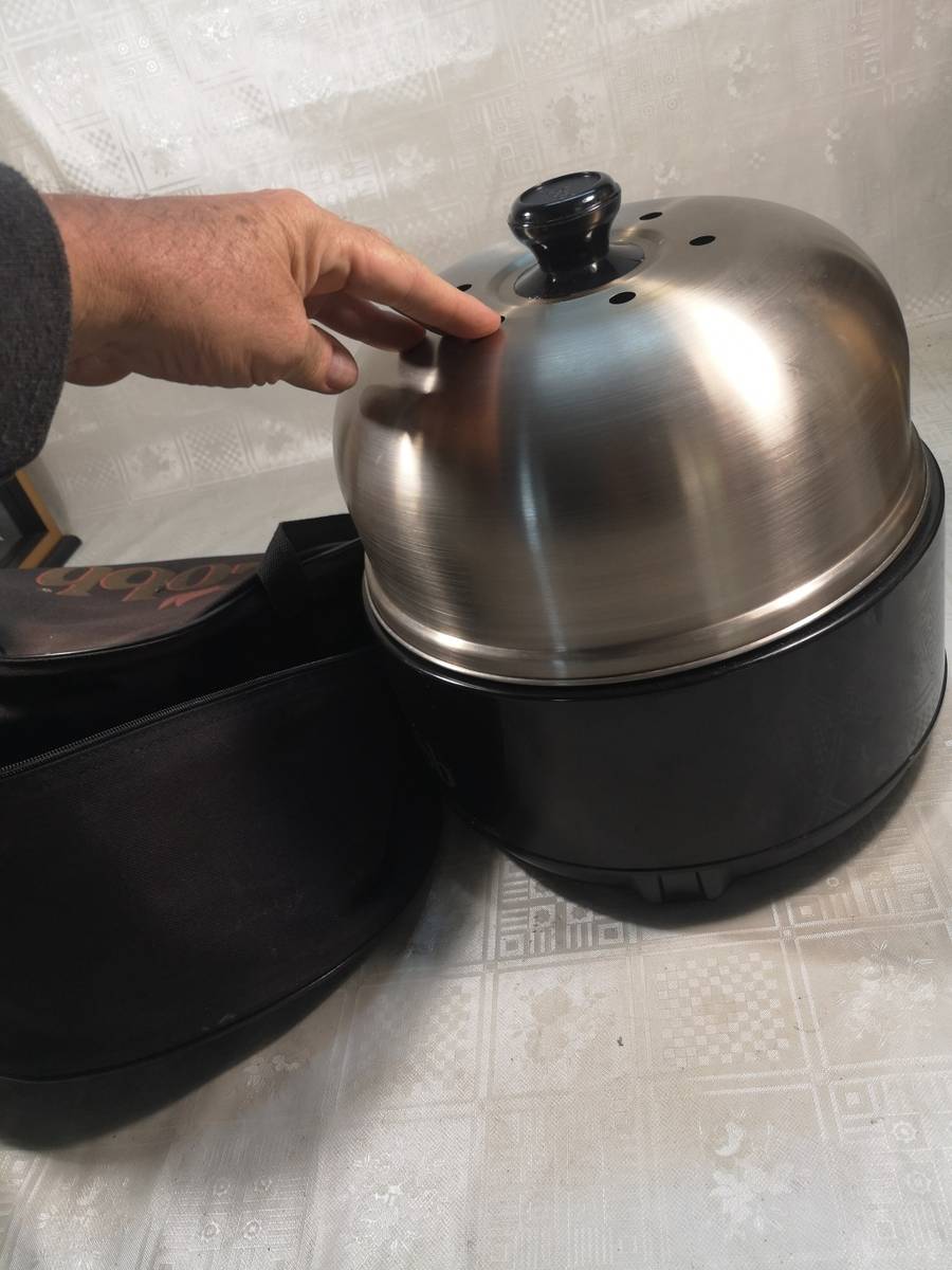 Braais - COMPLETE COBB PORTABLE CHARCOAL GRILL 300MM - VERY GOOD ...