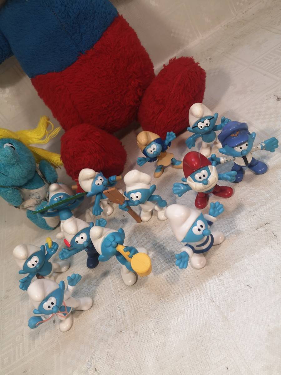 Vintage Toys - VERY LARGE VINTAGE SMURF COLLECTION was sold for 220.00 ...
