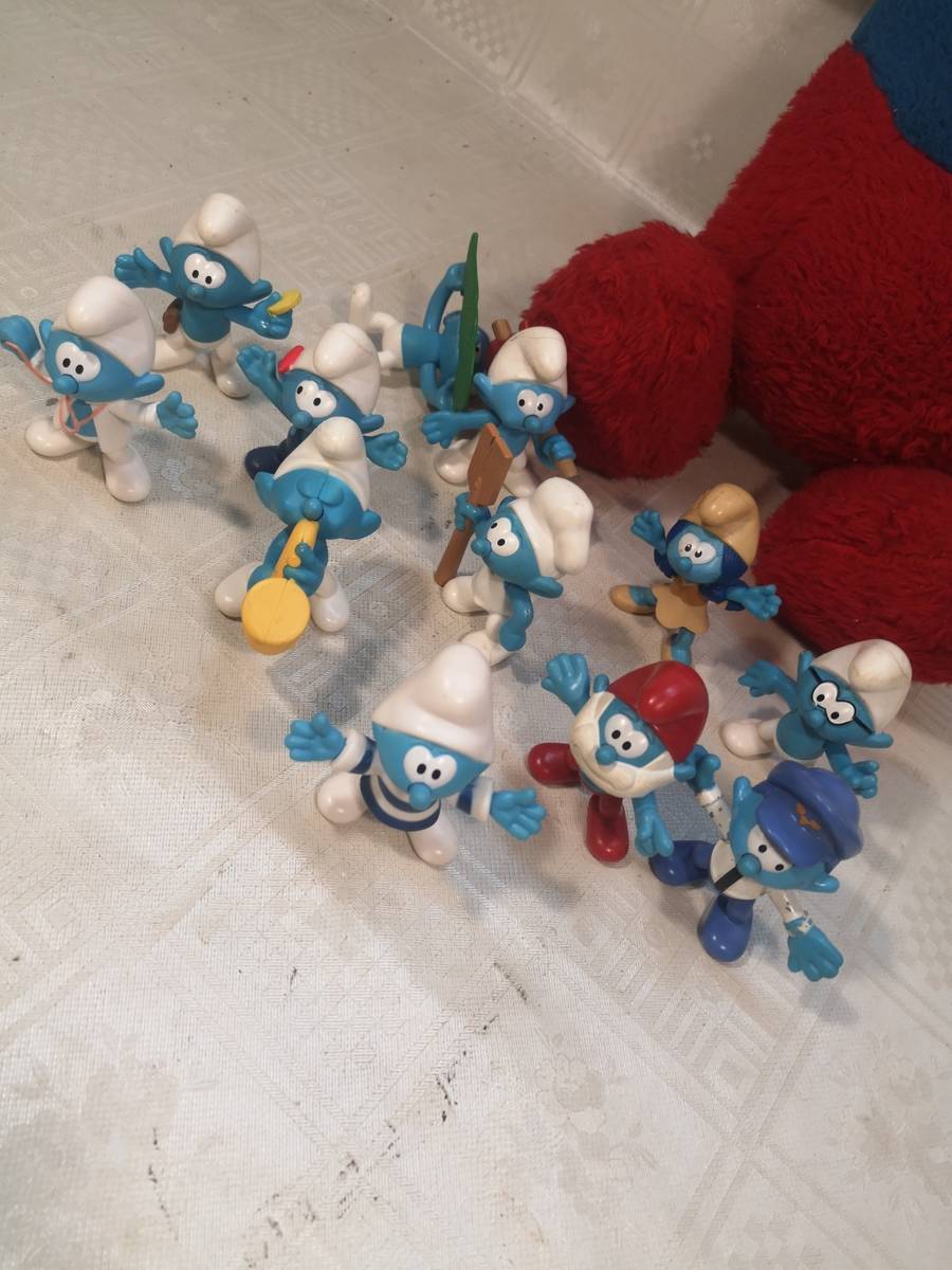 Vintage Toys - VERY LARGE VINTAGE SMURF COLLECTION was sold for 220.00 ...