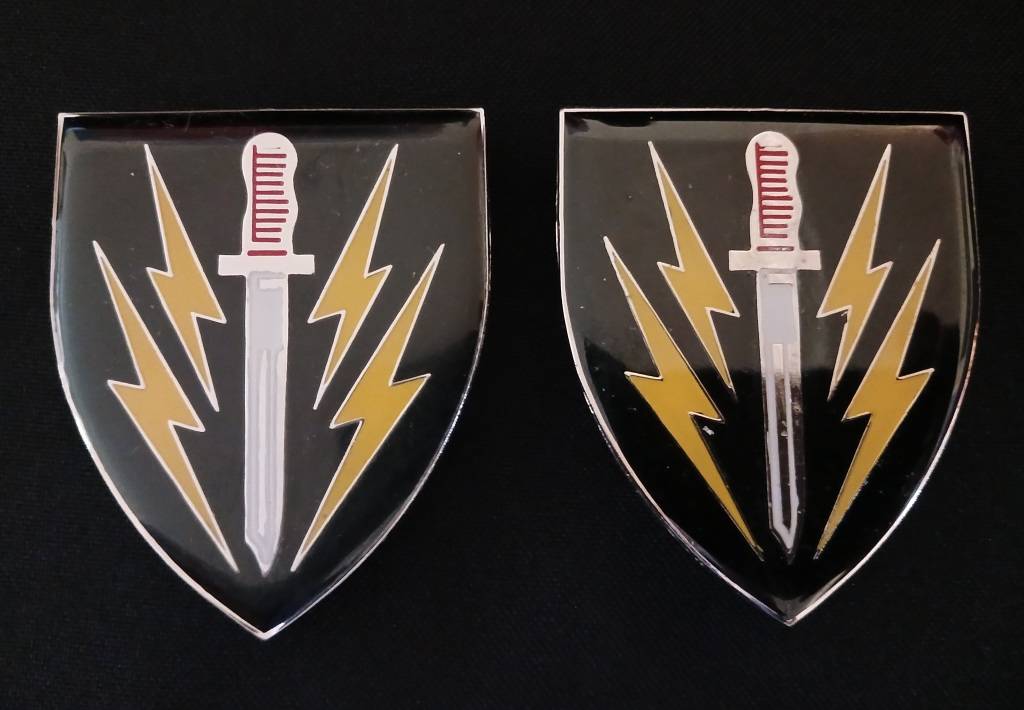 South African Army - SADF 61 Mech Battalion Shoulder Flashes ( All Pins ...