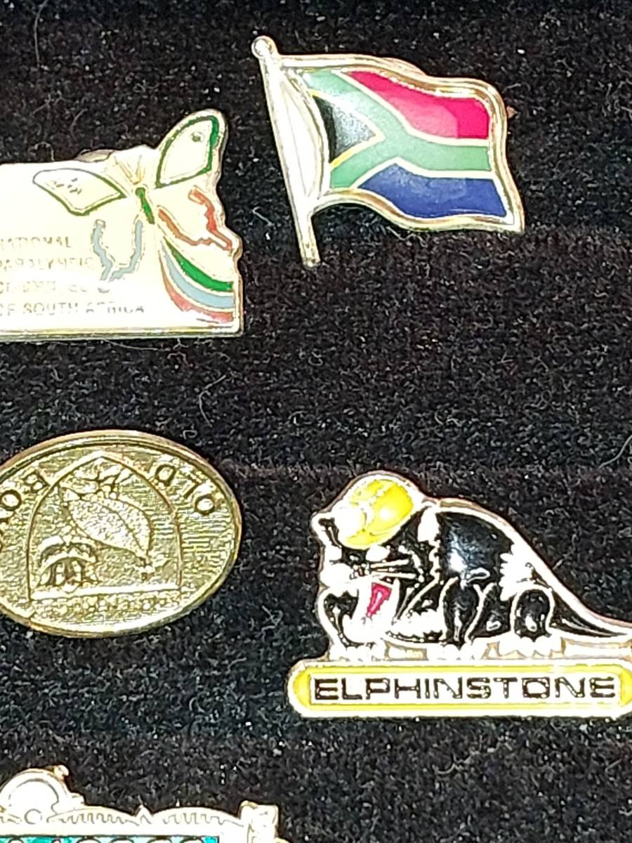 International Badges & Insignia - A BULK COLLECTION BADGES AND PINS ...