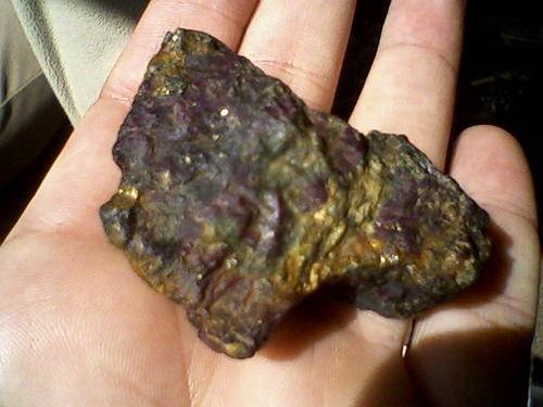 Rubies - Rough ruby rock in matrix 67 g was sold for R1.00 on 5 Aug at ...