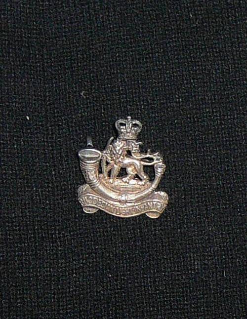 International Badges & Insignia - RHODESIAN ARMY RLI OFFICER BERET ...