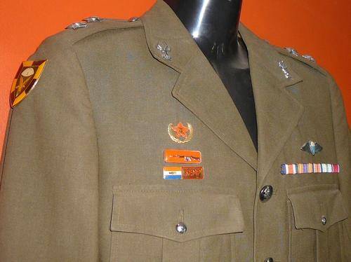 Uniforms - SADF PARATROOPER OFFICERS STEP OUT TUNIC was sold for R1,750 ...