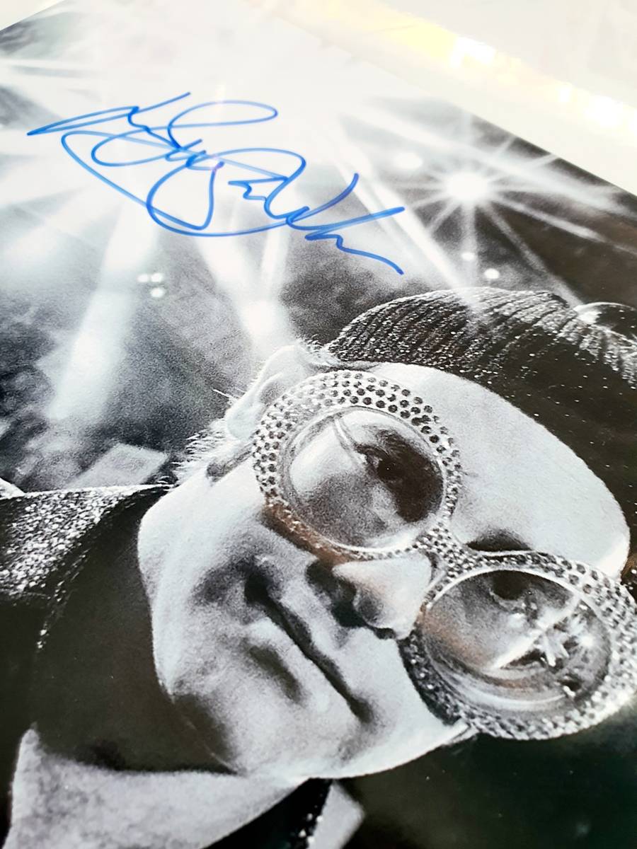 Music Memorabilia - AUTHENTIC AUTOGRAPH BY SIR ELTON JOHN - STUNNING ...