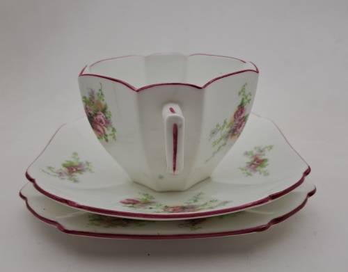 English Porcelain - Vintage Shelly Bone China trio (Queen Anne Shape ...