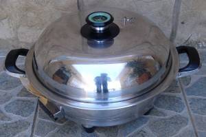 Pans - AMC 30 cm Electric Frying Pan was sold for R4,500.00 on 2 Oct at ...