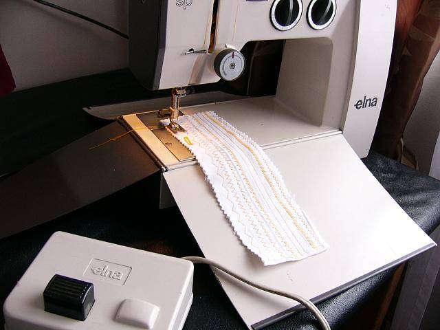 Sewing Machines & Overlockers - ELNA LOTUS SP SWISS PORTABLE SEWING ...