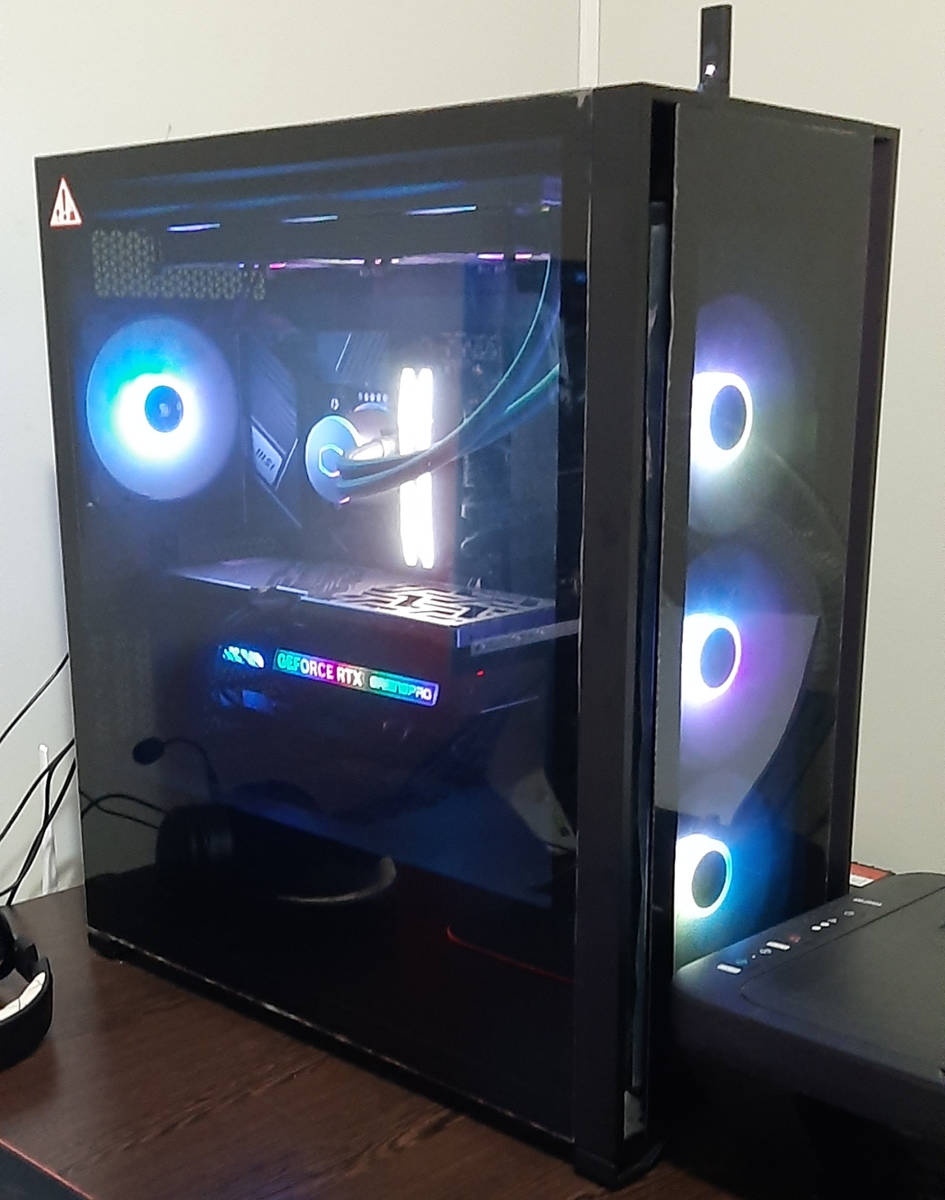 PC Desktops & All-in-Ones - High-end gaming pc with Alienware 27 ...
