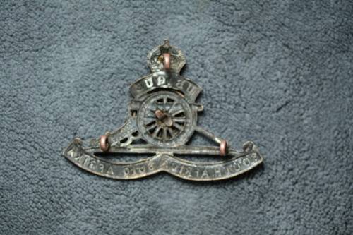 South African Army - RARE UBIQUE Gunners Cap badge Suid Afrika / South ...