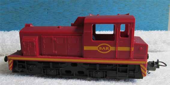 Railway - SAR SMALL SHUNTER DIESEL UNIT 0-4-0 by LIMA in HO SCALE was ...