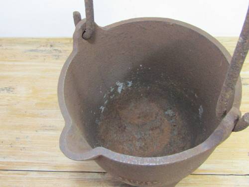Other Metalware - Vintage large Falkirk cast iron three leg melting pot ...