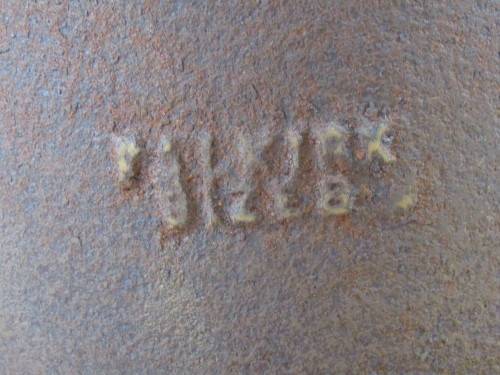 Other Metalware - Vintage large Falkirk cast iron three leg melting pot ...