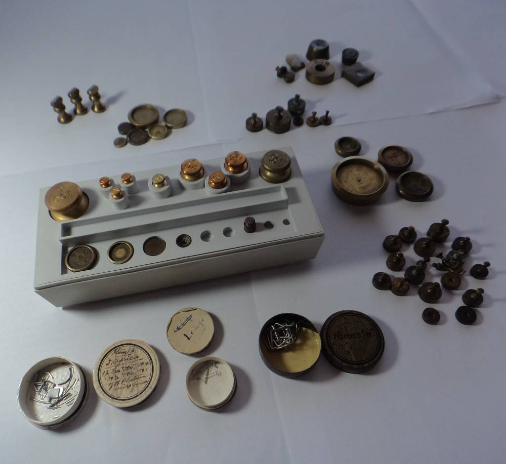 Scales & Weights - Collection of Vintage / Antique Weights (Please read ...