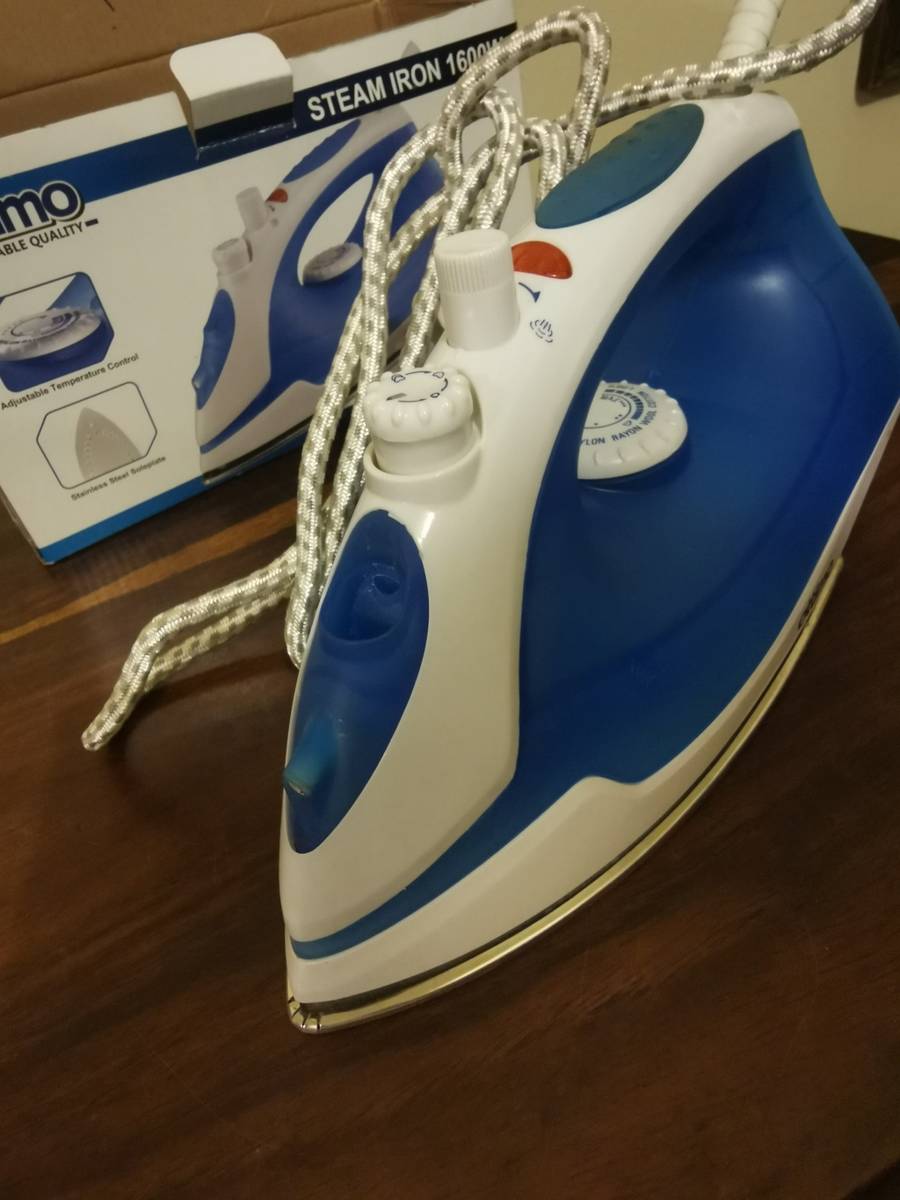 Irons & Ironing Boards - 1600w Ottimo Steam Iron was sold for R49.00 on ...