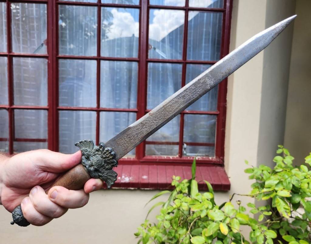 Knives & Daggers - Vintage Engraved Spanish Toledo Main-Gauche Type ...