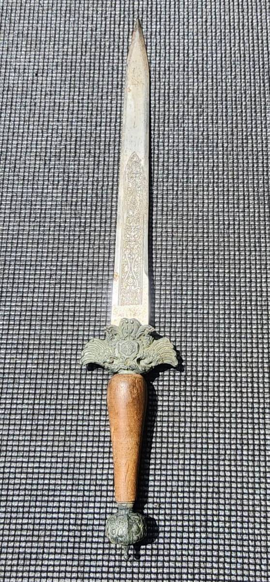 Knives & Daggers - Vintage Engraved Spanish Toledo Main-Gauche Type ...