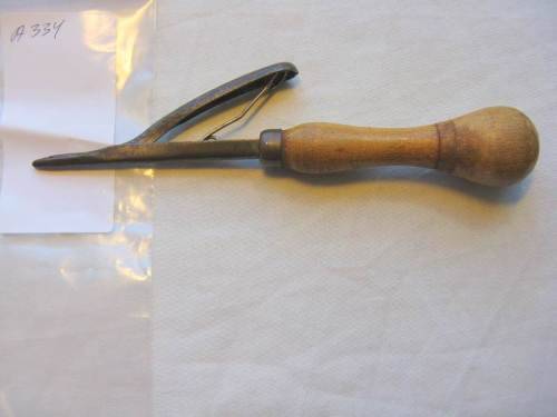 Tools - VINTAGE MADE IN ENGLAND BROWN'S RAG RUG MAKING TOOL WITH WOODEN ...