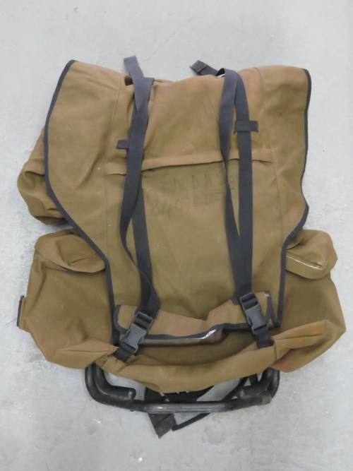 Other Clothing & Equipment - SADF Pattern 83 backpack with H-frame was ...