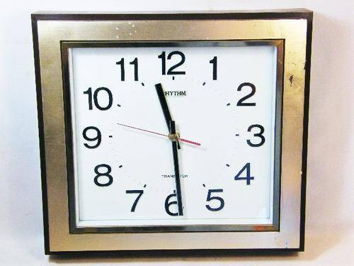 Cuckoo & Wall Clocks - Vintage Rhythm Transistor wall clock - working ...