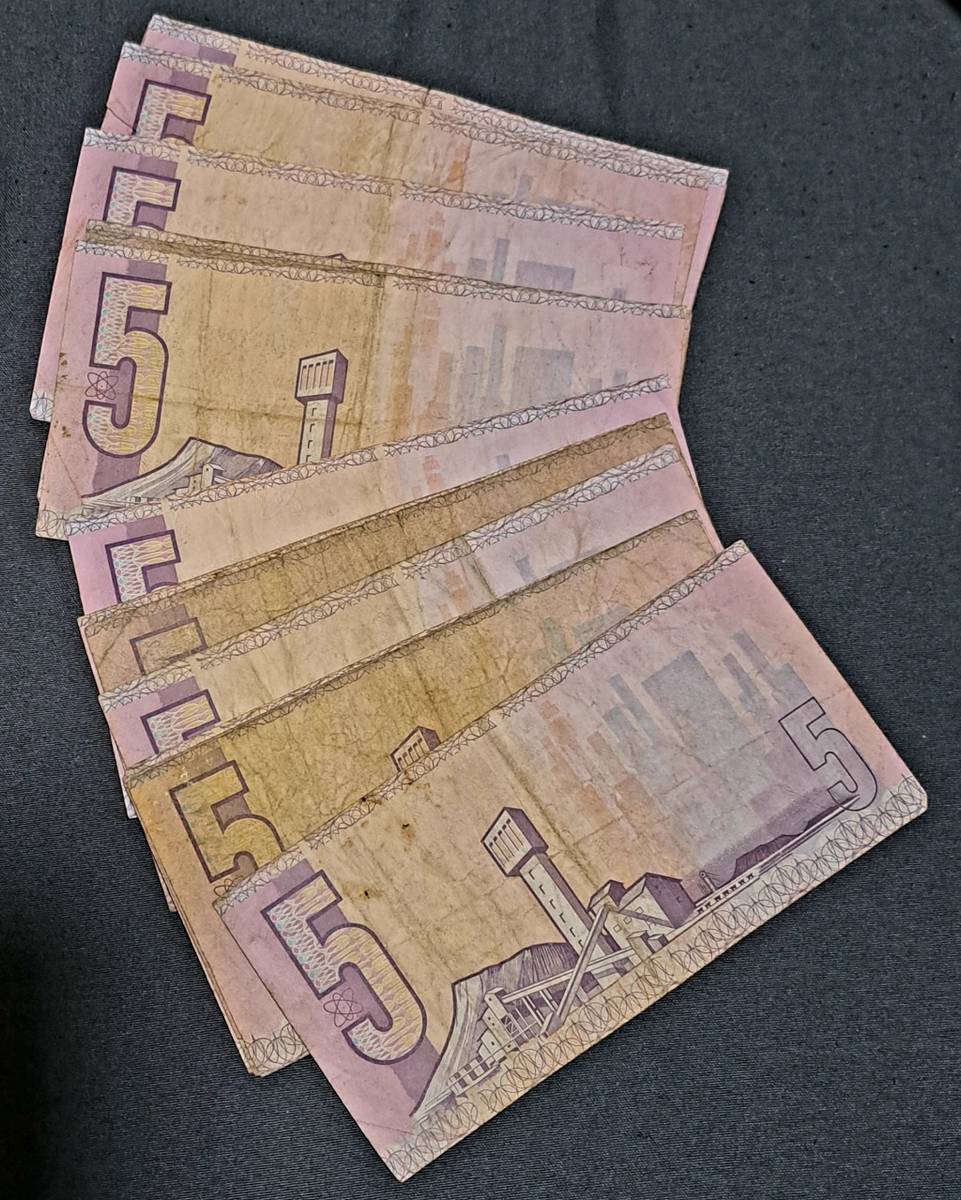 CL Stals - 20 OLD FIVE RAND NOTES OF S.A. **C L STALS** 1BID WINS ALL ...