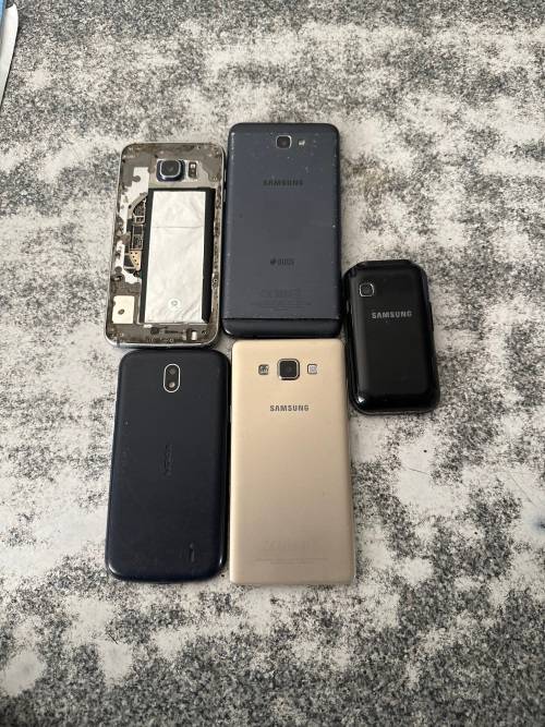 Other Smartphone Brands - Old phones was sold for R200.00 on 5 Apr at ...