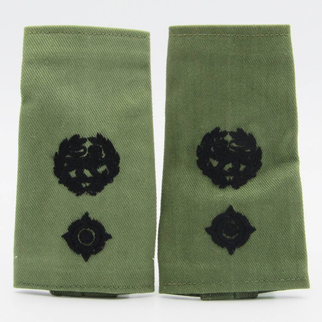 International Badges & Insignia - Pair of Rhodesian Army Lieutenant ...