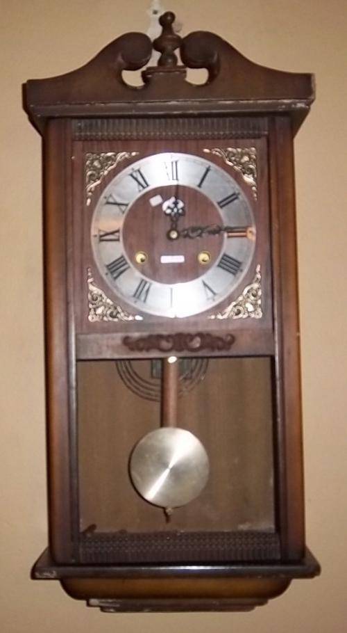 Cuckoo & Wall Clocks - A MECHANICAL WALL CLOCK BY BEACON, 31 DAY ...