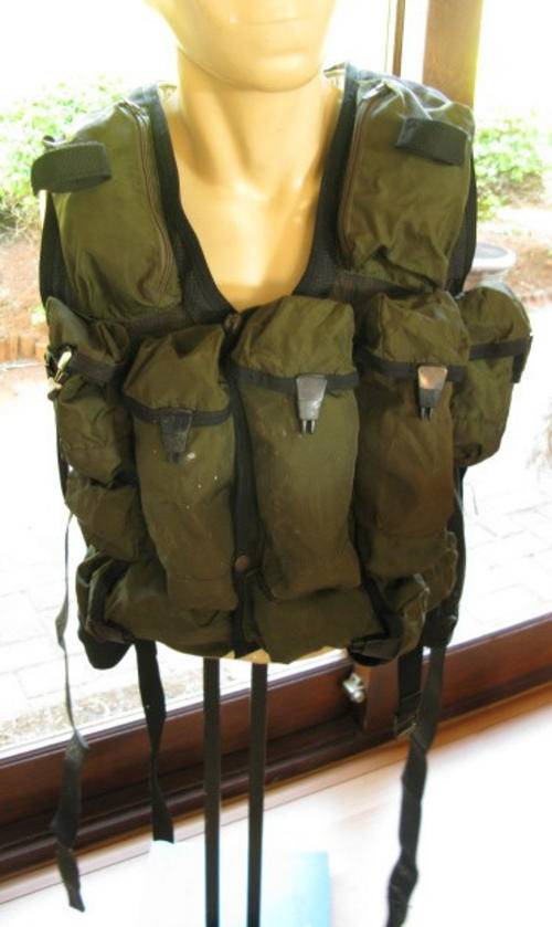 Kit - RECCE - NIEMOLLER VEST WITH HOT EXTRACTION HARNESS. COMBAT USED ...