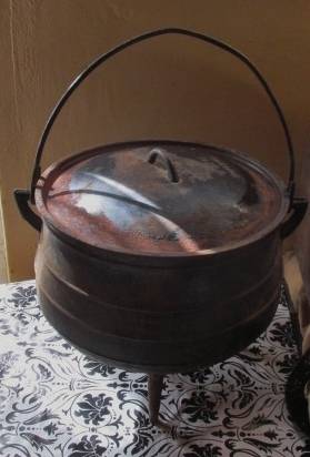 Other Antiques & Collectables - Large Vintage Falkirk Size 5 - 3-Legged ...