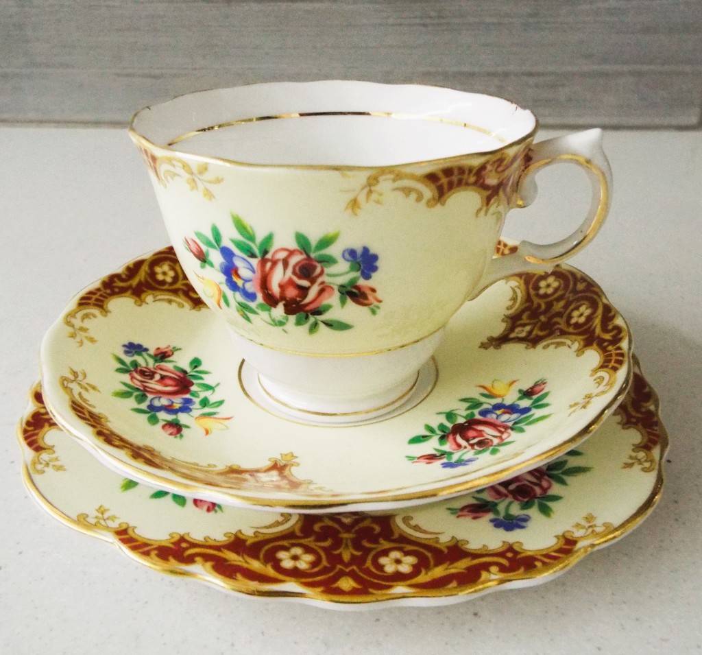 English Porcelain - RARE,, Colclough Bone China Tea Set Trio - Red ...