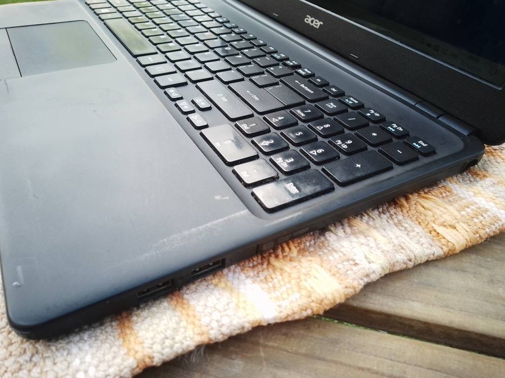 Laptops & Notebooks - ACER E1-572, Core i7 CPU, 12 Gig Ram, 256 Gig SSD ...
