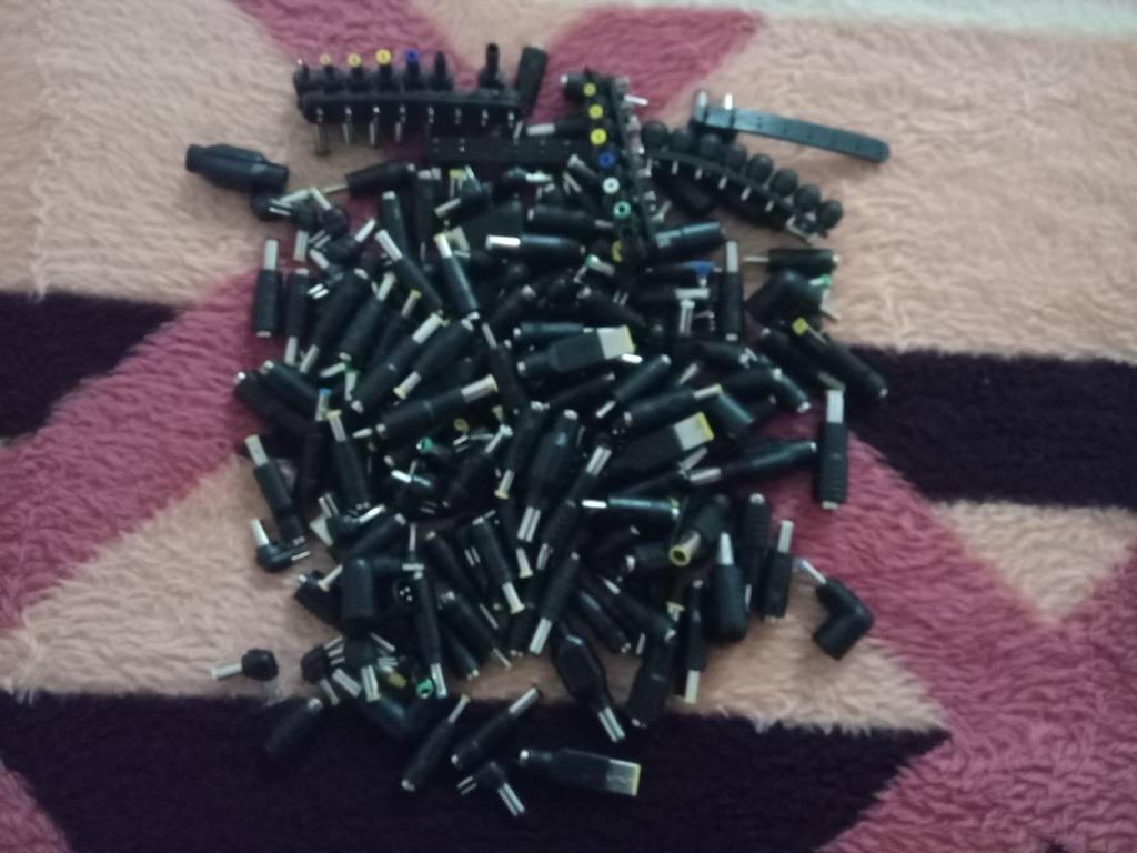 Other Laptop Replacement Parts - BULK LOT OF LAPTOP CHARGING PINS was sold for 210.00 on 14 Jun ...