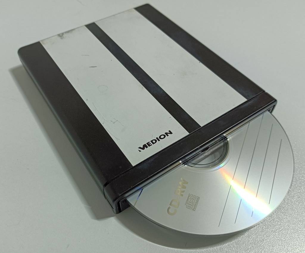 DVD Drives & Writers - Medion external USB DVD-ROM/CD-RW combo drive ...