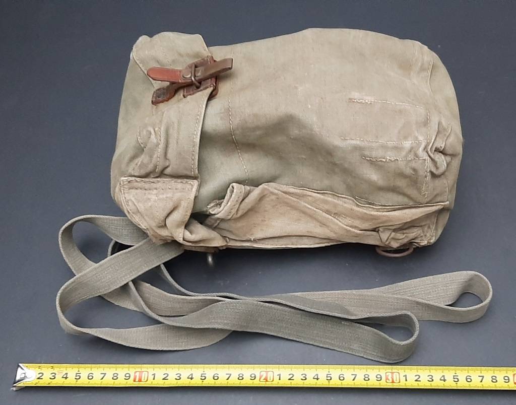 Kit - **1960s Rhodesian Army/ SADF : K62 Gas Mask w/ Webbing Bag ...