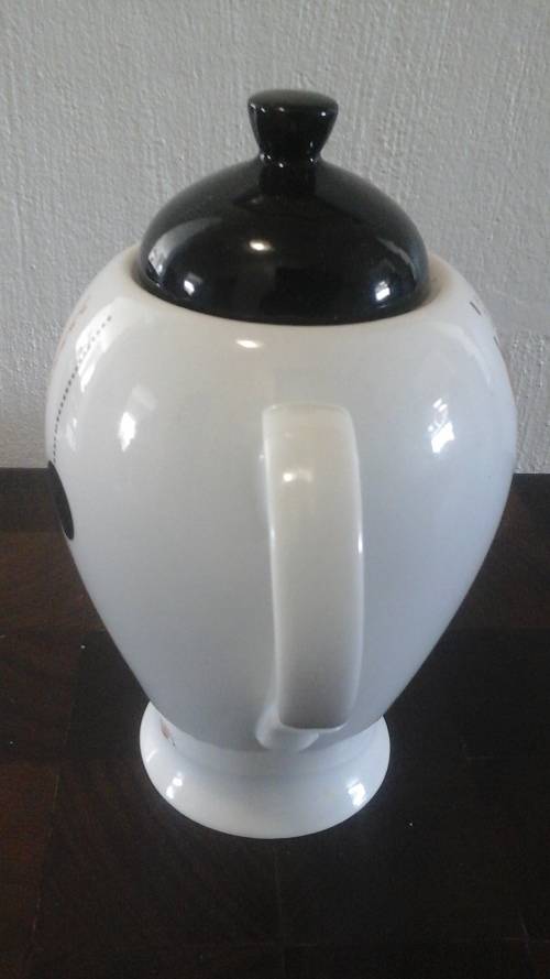 Other Kitchen, Dining & Bar - EXQUISITE BOTLE BUHLE TEA POT. GORGEOUS ...