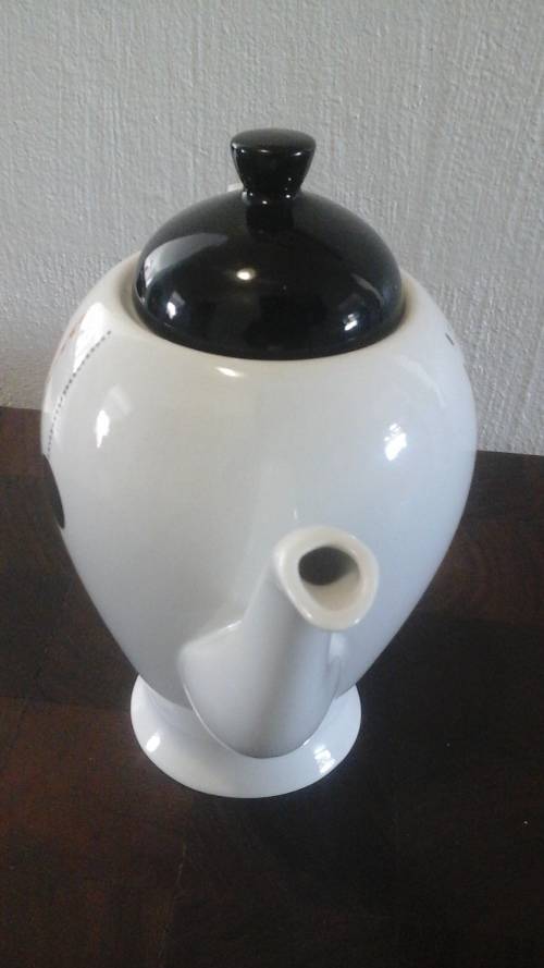 Other Kitchen, Dining & Bar - EXQUISITE BOTLE BUHLE TEA POT. GORGEOUS ...