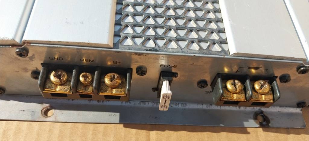 Amplifiers & Equalizers - OLDSCHOOL CALIBRA STEALTH 1,400W CAR ...