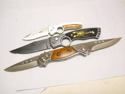Knives & Daggers - ----- LOT 3 FLIP KNIVES ---- was sold for R41.00 on ...